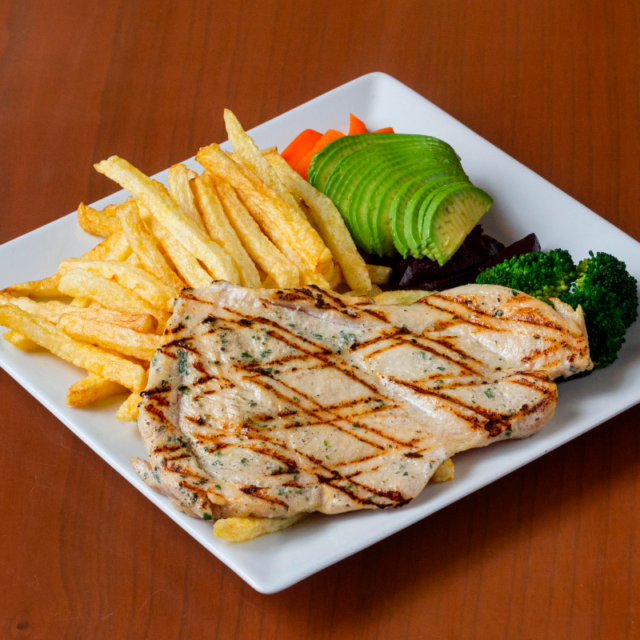 Granja Parrillero - La Granja Real Food Chicken